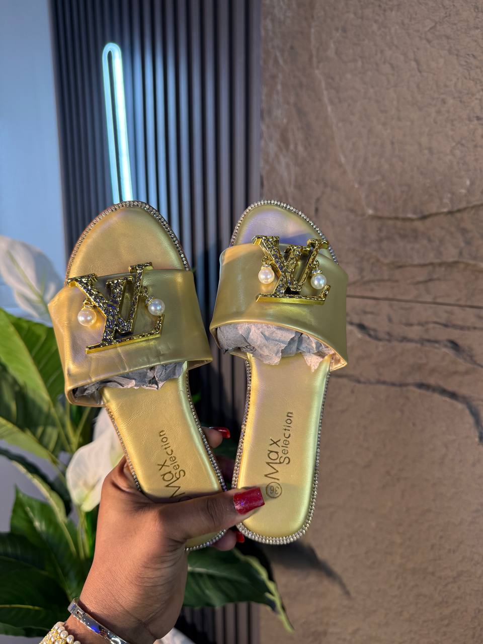 # LOUIS VUITTON SLIPPERS – Mercy Williams Collections